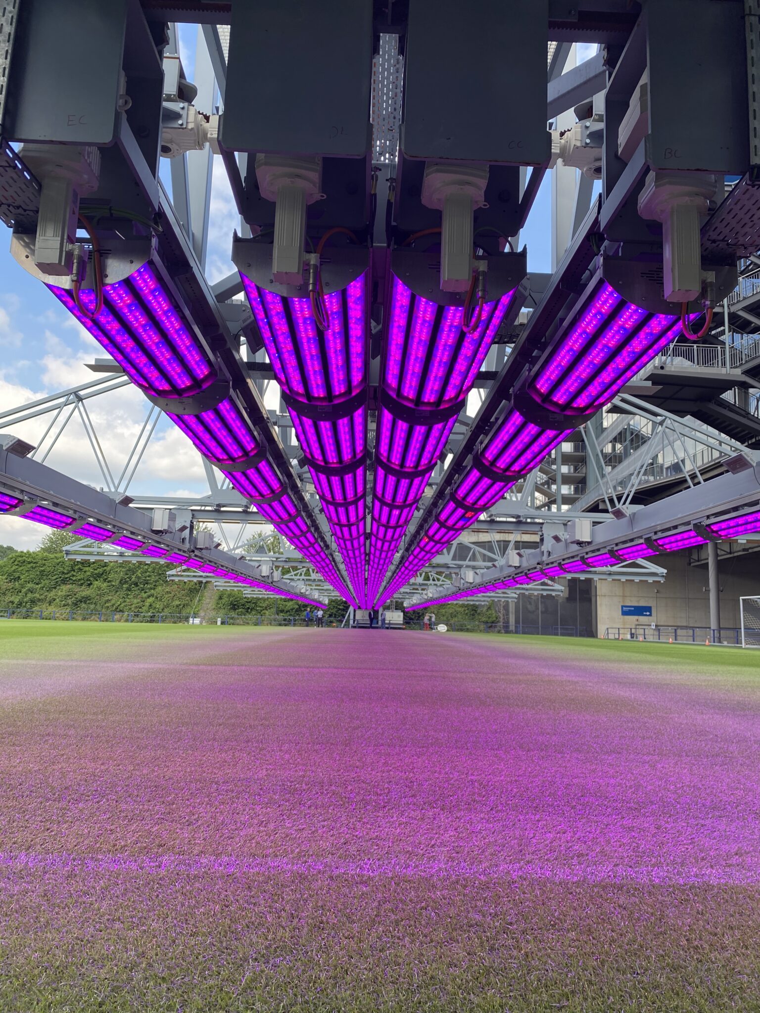 RHENAC SPORTS LED puts fully automatic CLS-LED turf lighting system ...