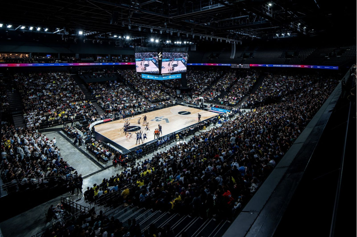 Giant LED deployment is a slam dunk for Alabama Média at LDLC Arena ...